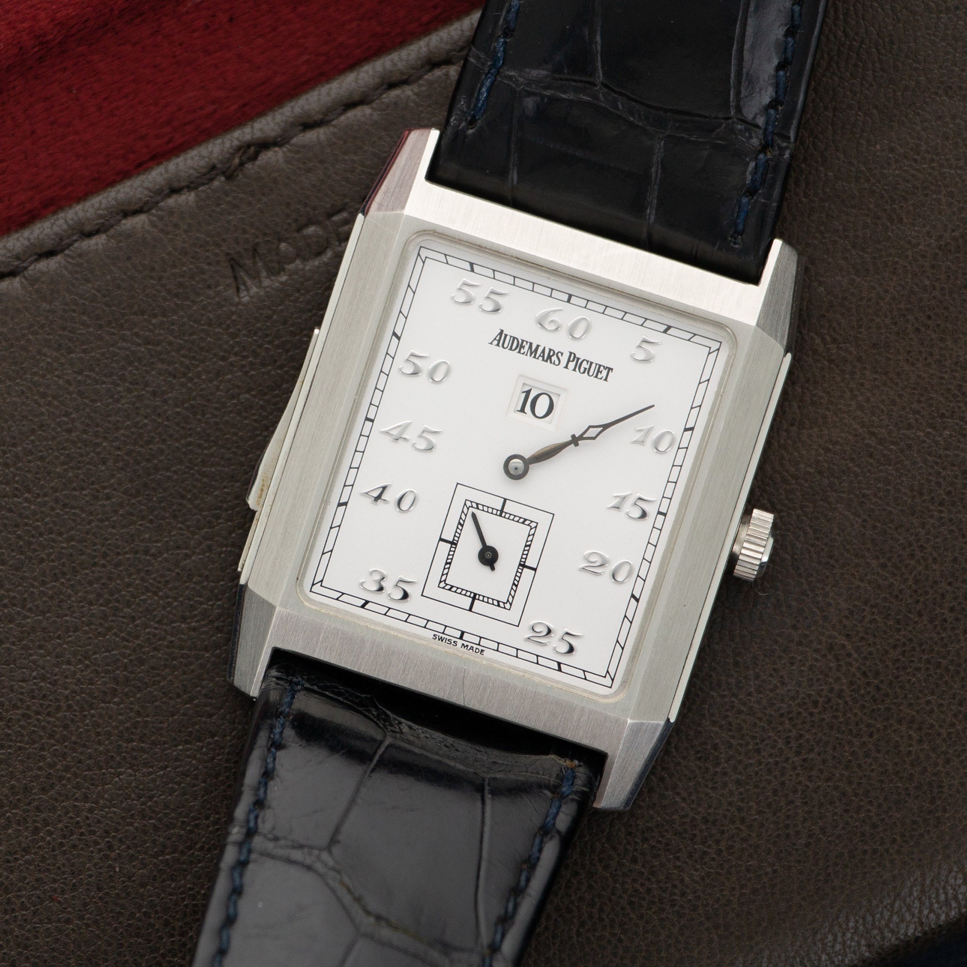 Audemars Piguet Vintage 25723PT.OO.A002CR.01 Platinum – The Keystone ...